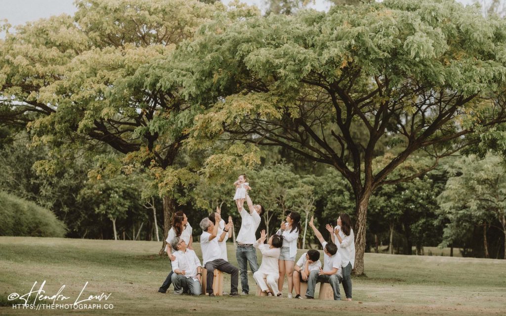 Extended Family Portraits - ThePhotograph.co